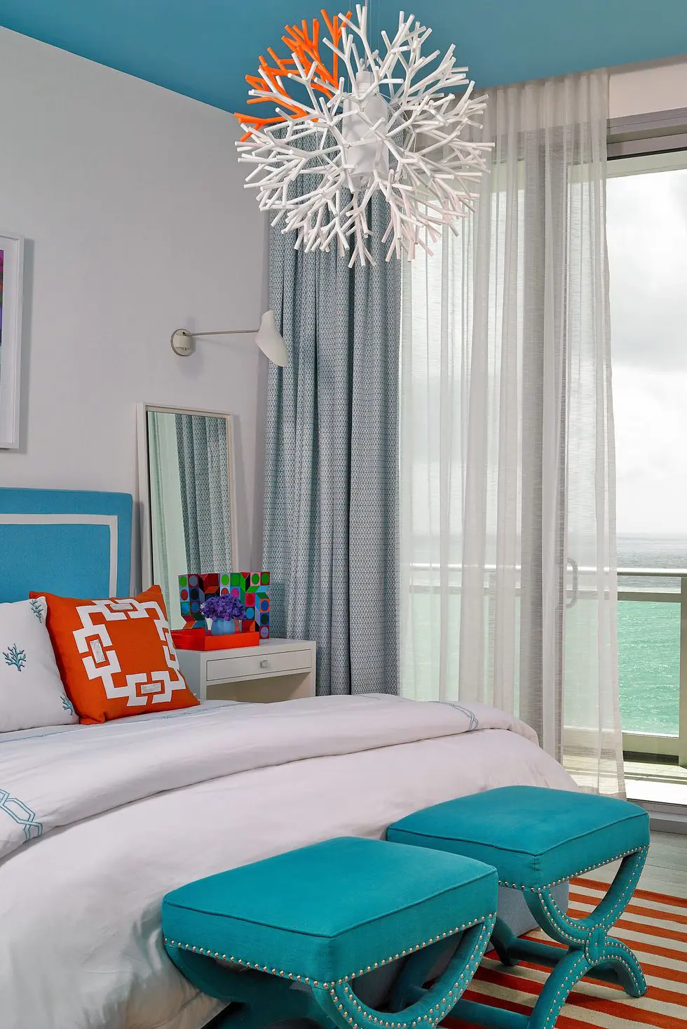 How to Layer Sheer & Blackout Curtains – Spiffy Spools
