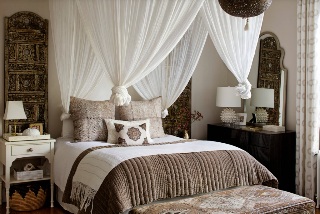 Top Canopy Bed Curtains: Best Ideas & Tips | Spiffy Spools